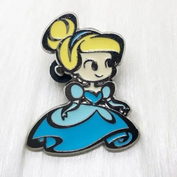 Disney | Jewelry | 525 Disney Cinderella Cutie Pin | Poshmark